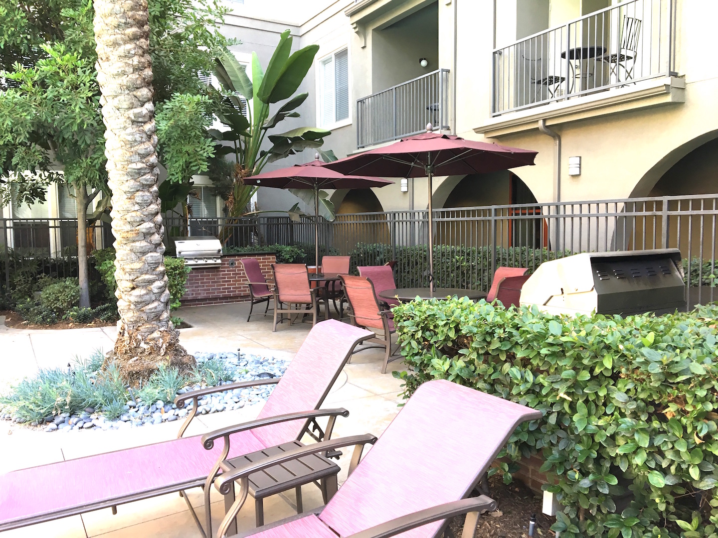 Amenities of Stadium Lofts in Anaheim: Pool, Jacuzzi, Fitness Room, Rec ...